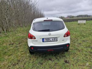 White Nissan Qashqai 2008 in Klaipeda, with an engine capacity of 2.00 L and mileage of 322 thousand km for 4000 €, photo 6 on AUTOMOTO.COM.LV