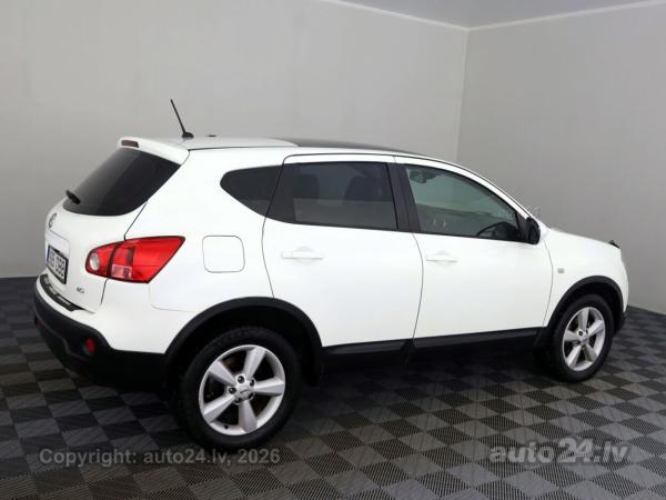 Balts Nissan Qashqai 2008 Tallina, ar dzinēja tilpumu 2.00 L un nobraukumu 247 tūkst. km par 2999 €, foto 3 vietnē AUTOMOTO.COM.LV