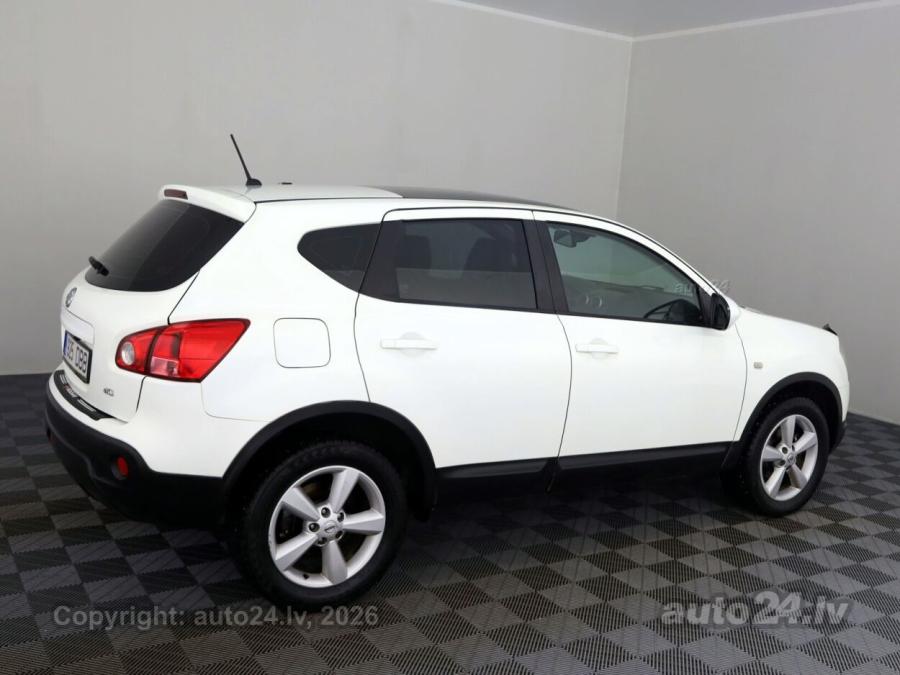 Balts Nissan Qashqai 2008 Tallina, ar dzinēja tilpumu 2.00 L un nobraukumu 247 tūkst. km par 2999 €, foto 3 vietnē AUTOMOTO.COM.LV