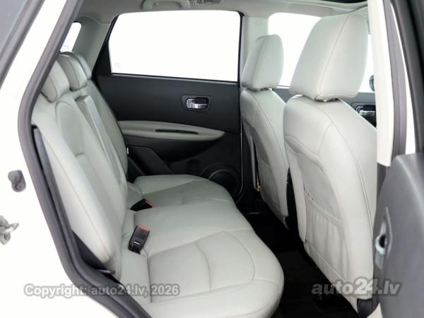 Balts Nissan Qashqai 2008 Tallina, ar dzinēja tilpumu 2.00 L un nobraukumu 247 tūkst. km par 2999 €, foto 7 vietnē AUTOMOTO.COM.LV