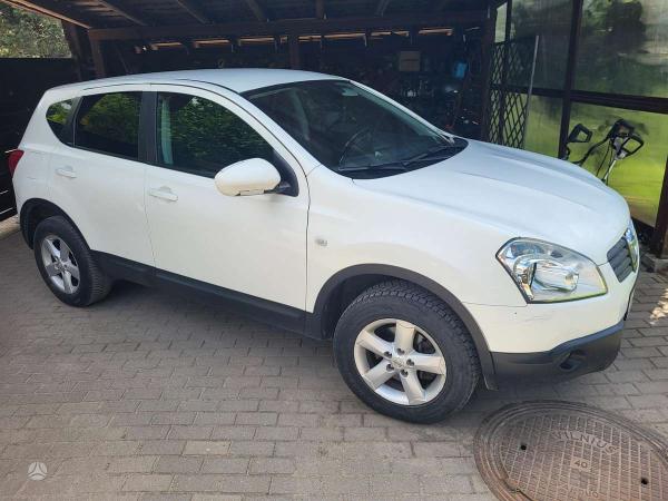 Balts Nissan Qashqai 2008 Viļņa, ar dzinēja tilpumu 2.00 L un nobraukumu 201 tūkst. km par 4000 €, foto 2 vietnē AUTOMOTO.COM.LV