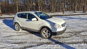 White Nissan Qashqai 2009 in Taurage, with an engine capacity of 1.60 L and mileage of 203 thousand km for 3800 €, photo 2 on AUTOMOTO.COM.LV