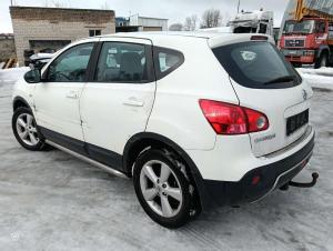 White Nissan Qashqai 2009 in Marijampole, with an engine capacity of 1.46 L and mileage of 268 thousand km for 2950 €, photo 4 on AUTOMOTO.COM.LV