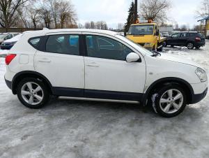 White Nissan Qashqai 2009 in Marijampole, with an engine capacity of 1.46 L and mileage of 268 thousand km for 2950 €, photo 9 on AUTOMOTO.COM.LV