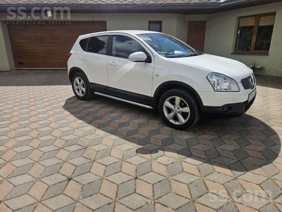 Balts Nissan Qashqai 2009 Talsi, ar dzinēja tilpumu 1.50 L un nobraukumu 196 tūkst. km par 4750 €, foto 1 vietnē AUTOMOTO.COM.LV