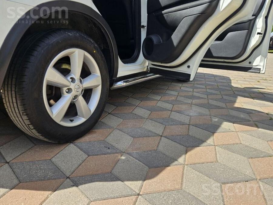 Balts Nissan Qashqai 2009 Talsi, ar dzinēja tilpumu 1.50 L un nobraukumu 196 tūkst. km par 4750 €, foto 7 vietnē AUTOMOTO.COM.LV