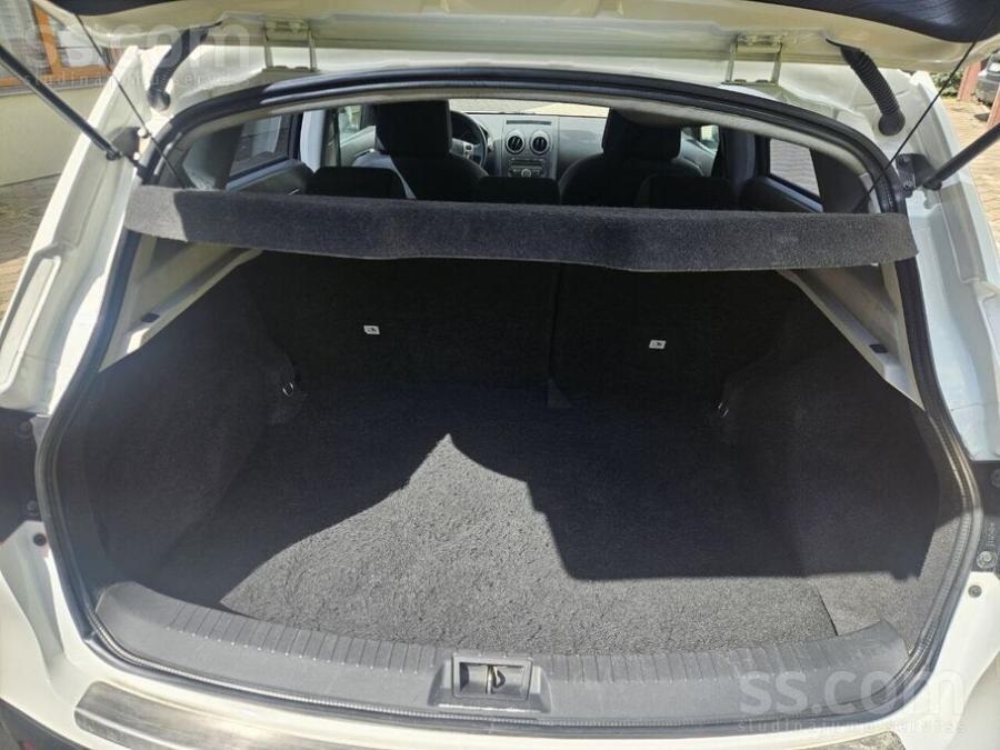Balts Nissan Qashqai 2009 Talsi, ar dzinēja tilpumu 1.50 L un nobraukumu 196 tūkst. km par 4750 €, foto 8 vietnē AUTOMOTO.COM.LV