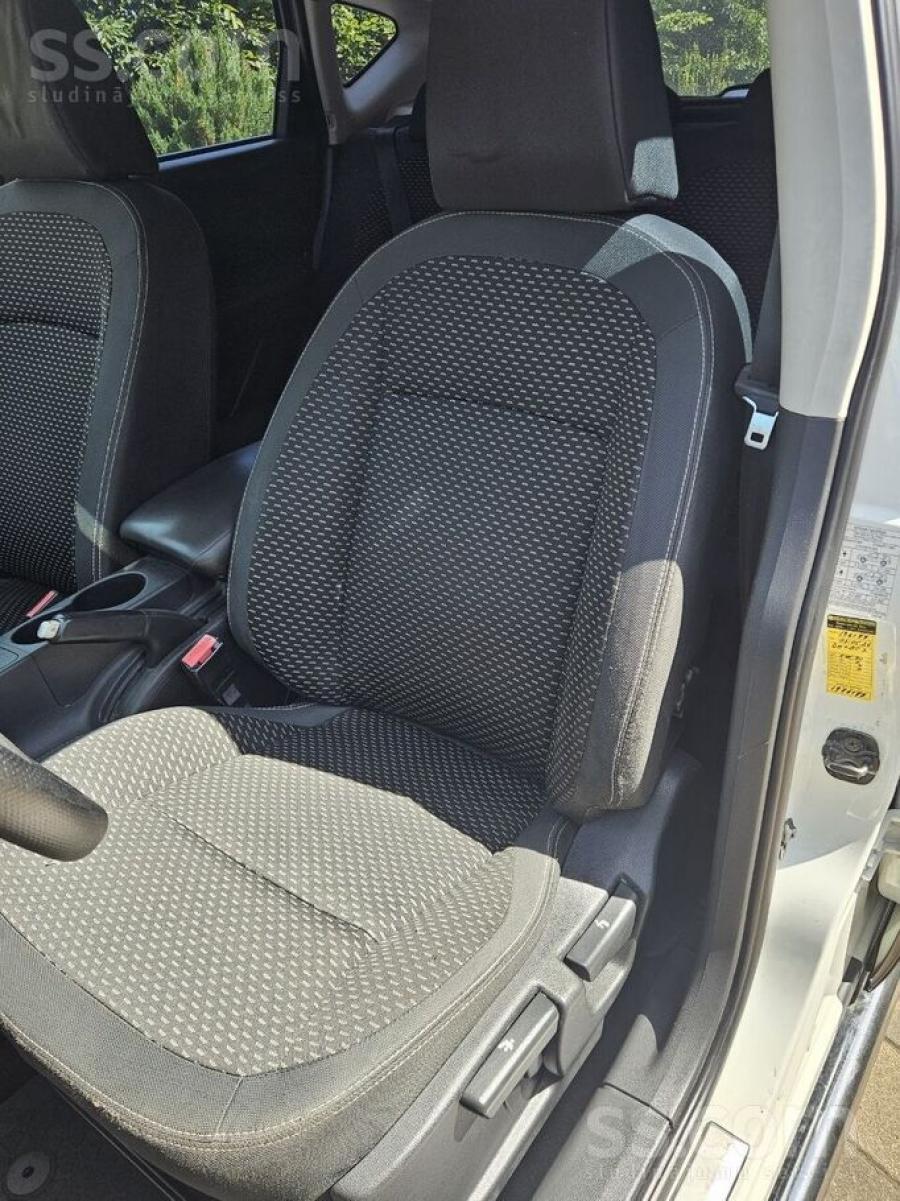Balts Nissan Qashqai 2009 Talsi, ar dzinēja tilpumu 1.50 L un nobraukumu 196 tūkst. km par 4750 €, foto 10 vietnē AUTOMOTO.COM.LV