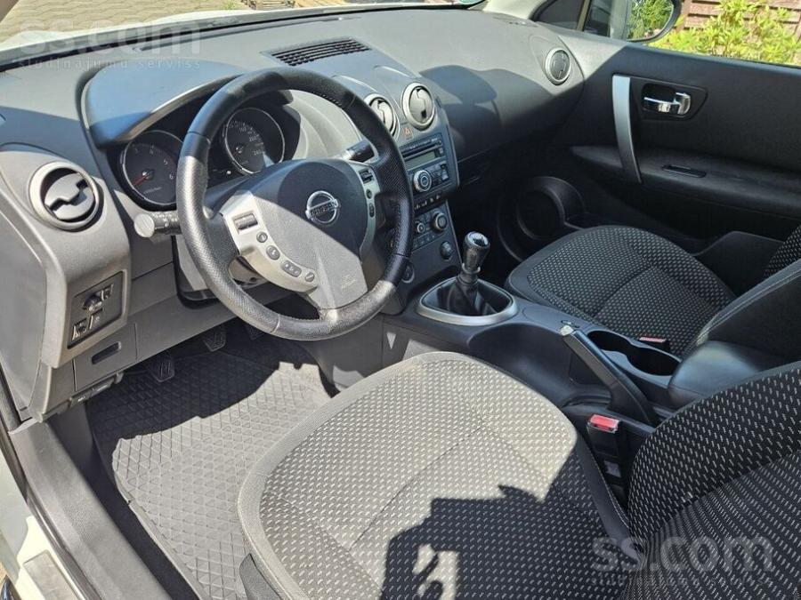 Balts Nissan Qashqai 2009 Talsi, ar dzinēja tilpumu 1.50 L un nobraukumu 196 tūkst. km par 4750 €, foto 11 vietnē AUTOMOTO.COM.LV