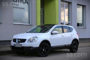 Белый Ниссан Кашкай 2009 в Рига, объемом двигателя 2.00 л и пробегом 264 тыс. км за 3995 €, фото  на AUTOMOTO.COM.LV