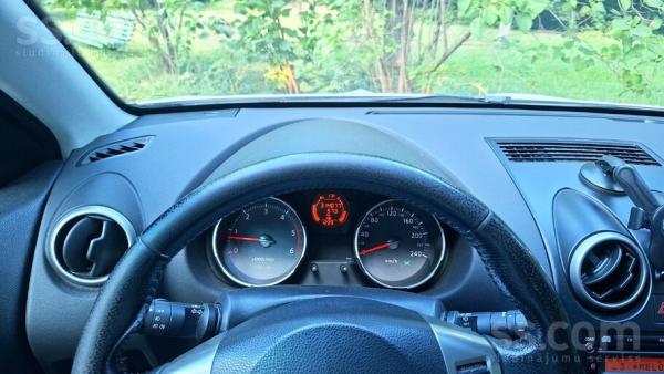 White Nissan Qashqai 2009 in Riga, with an engine capacity of 2.00 L and mileage of 315 thousand km for 3800 €, photo 9 on AUTOMOTO.COM.LV