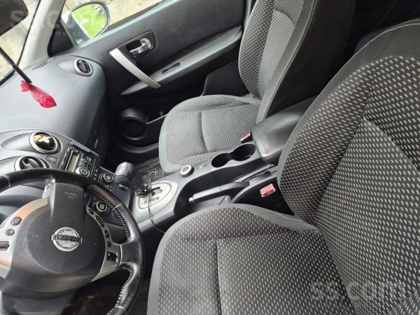 Balts Nissan Qashqai 2009 Kuldīga, ar dzinēja tilpumu 2.00 L un nobraukumu 225 tūkst. km par 4100 €, foto 5 vietnē AUTOMOTO.COM.LV
