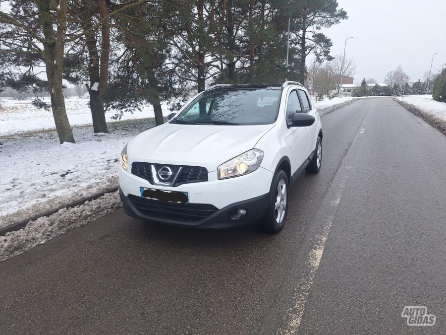 White Nissan Qashqai 2010 in Taurage, with an engine capacity of 1.50 L and mileage of 233 thousand km for 4700 €, photo 1 on AUTOMOTO.COM.LV
