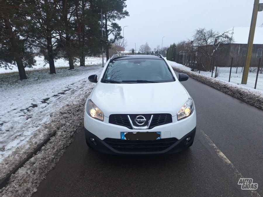 White Nissan Qashqai 2010 in Taurage, with an engine capacity of 1.50 L and mileage of 233 thousand km for 4700 €, photo 2 on AUTOMOTO.COM.LV