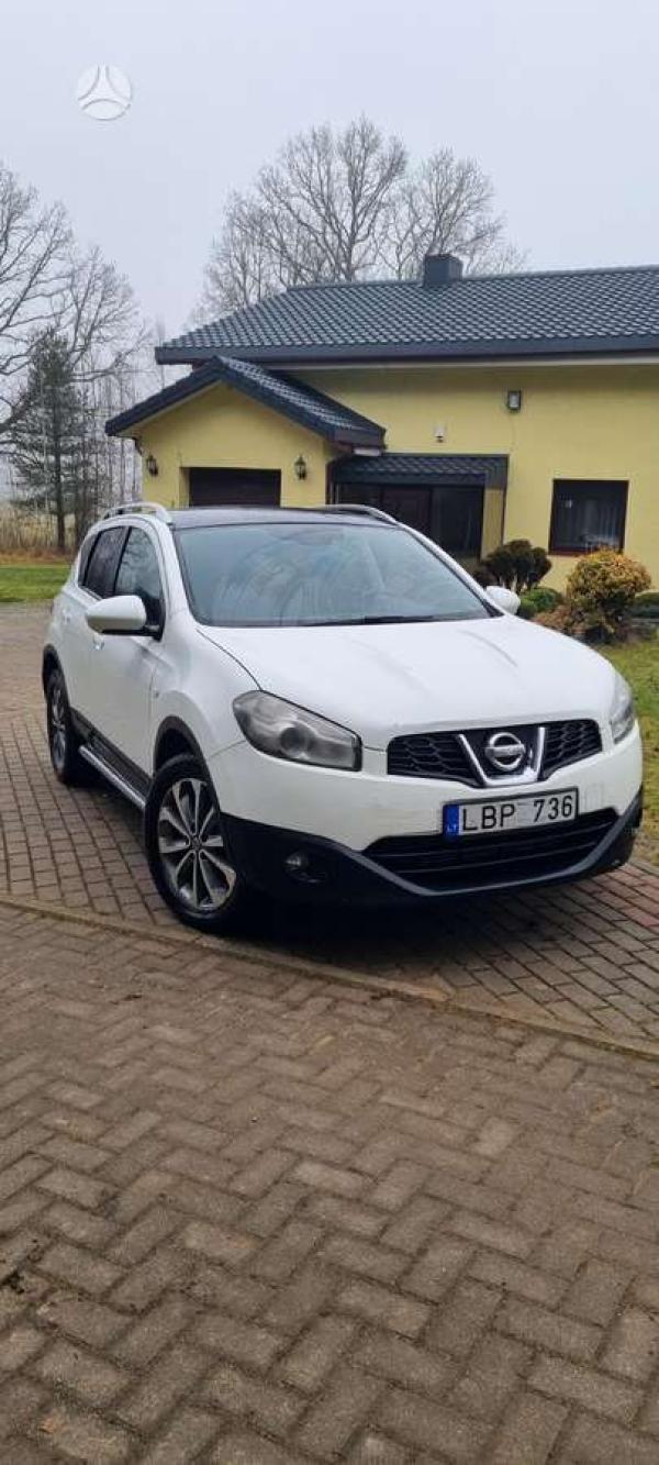 White Nissan Qashqai 2010 in Vilnius, with an engine capacity of 2.00 L and mileage of 347 thousand km for 3650 €, photo 1 on AUTOMOTO.COM.LV