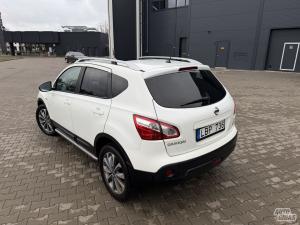 White Nissan Qashqai 2010 in Kaunas, with an engine capacity of 2.00 L and mileage of 340 thousand km for 5290 €, photo 6 on AUTOMOTO.COM.LV
