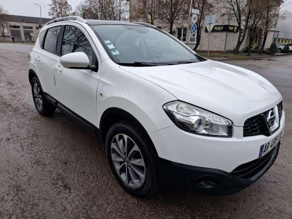 White Nissan Qashqai 2010 in Taurage, with an engine capacity of 1.46 L and mileage of 238 thousand km for 4500 €, photo 4 on AUTOMOTO.COM.LV
