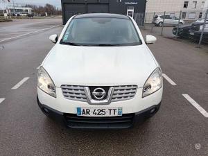 White Nissan Qashqai 2010 in Panevezys, with an engine capacity of 1.46 L and mileage of 244 thousand km for 3900 €, photo 7 on AUTOMOTO.COM.LV