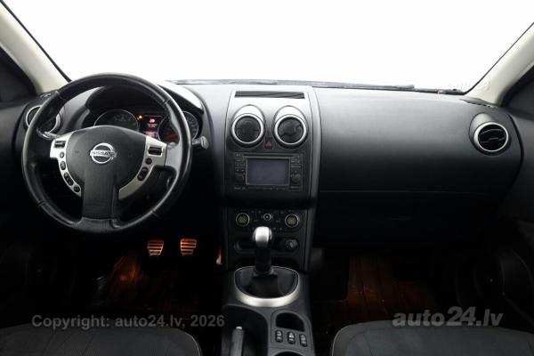 White Nissan Qashqai 2010 in Tallinn, with an engine capacity of 1.60 L and mileage of 172 thousand km for 1799 €, photo 5 on AUTOMOTO.COM.LV