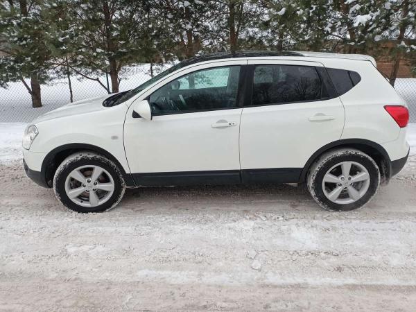 Balts Nissan Qashqai 2010 Panevēža, ar dzinēja tilpumu 1.46 L un nobraukumu 245 tūkst. km par 3900 €, foto 2 vietnē AUTOMOTO.COM.LV