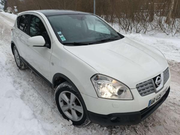 Balts Nissan Qashqai 2010 Panevēža, ar dzinēja tilpumu 1.46 L un nobraukumu 245 tūkst. km par 3900 €, foto 7 vietnē AUTOMOTO.COM.LV