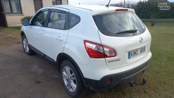 White Nissan Qashqai 2010 in Marijampole, with an engine capacity of 1.50 L and mileage of 250 thousand km for 4490 €, photo 6 on AUTOMOTO.COM.LV
