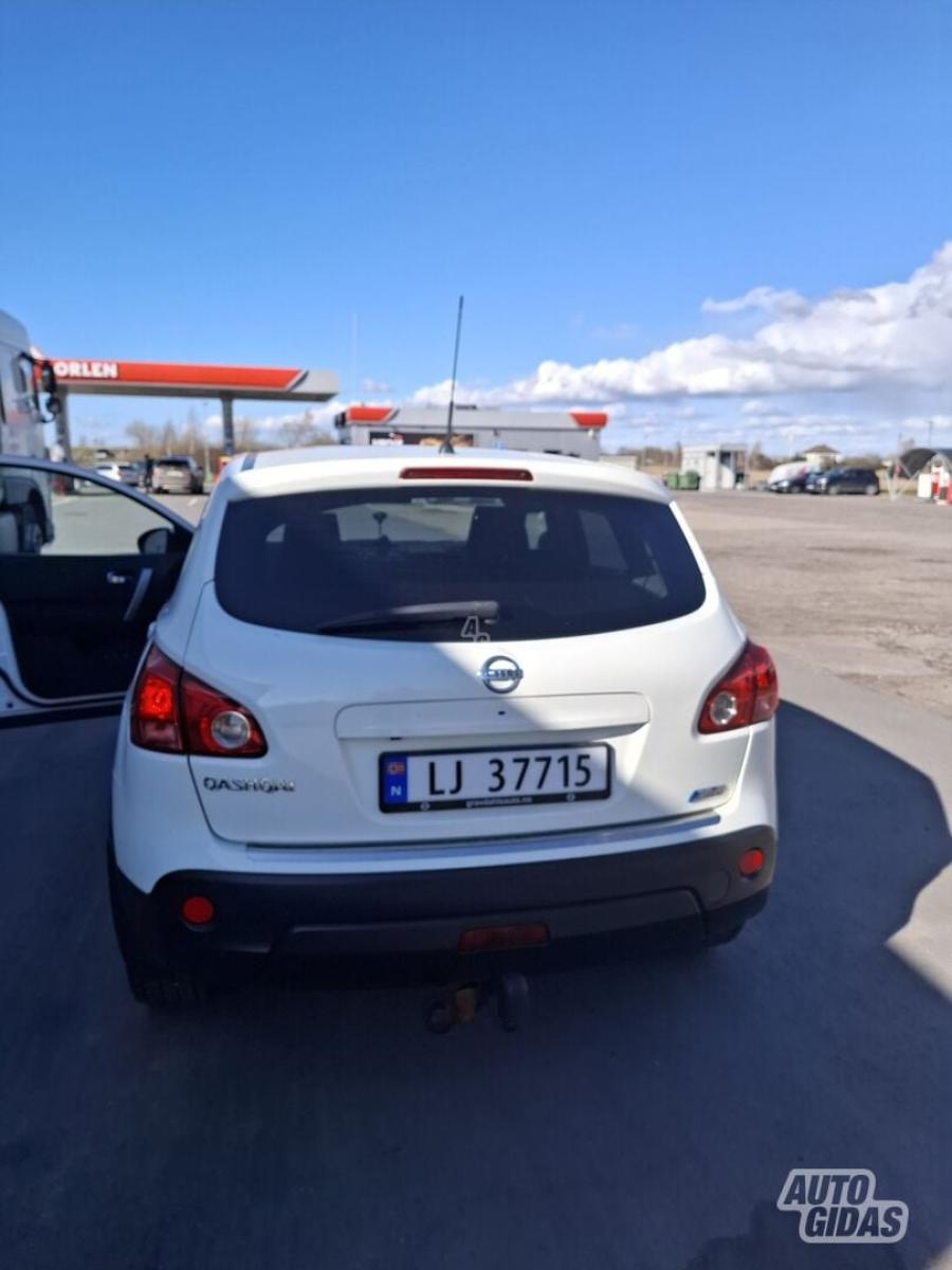 Balts Nissan Qashqai 2010 Klaipėda, ar dzinēja tilpumu 1.50 L un nobraukumu 218 tūkst. km par 4200 €, foto 3 vietnē AUTOMOTO.COM.LV