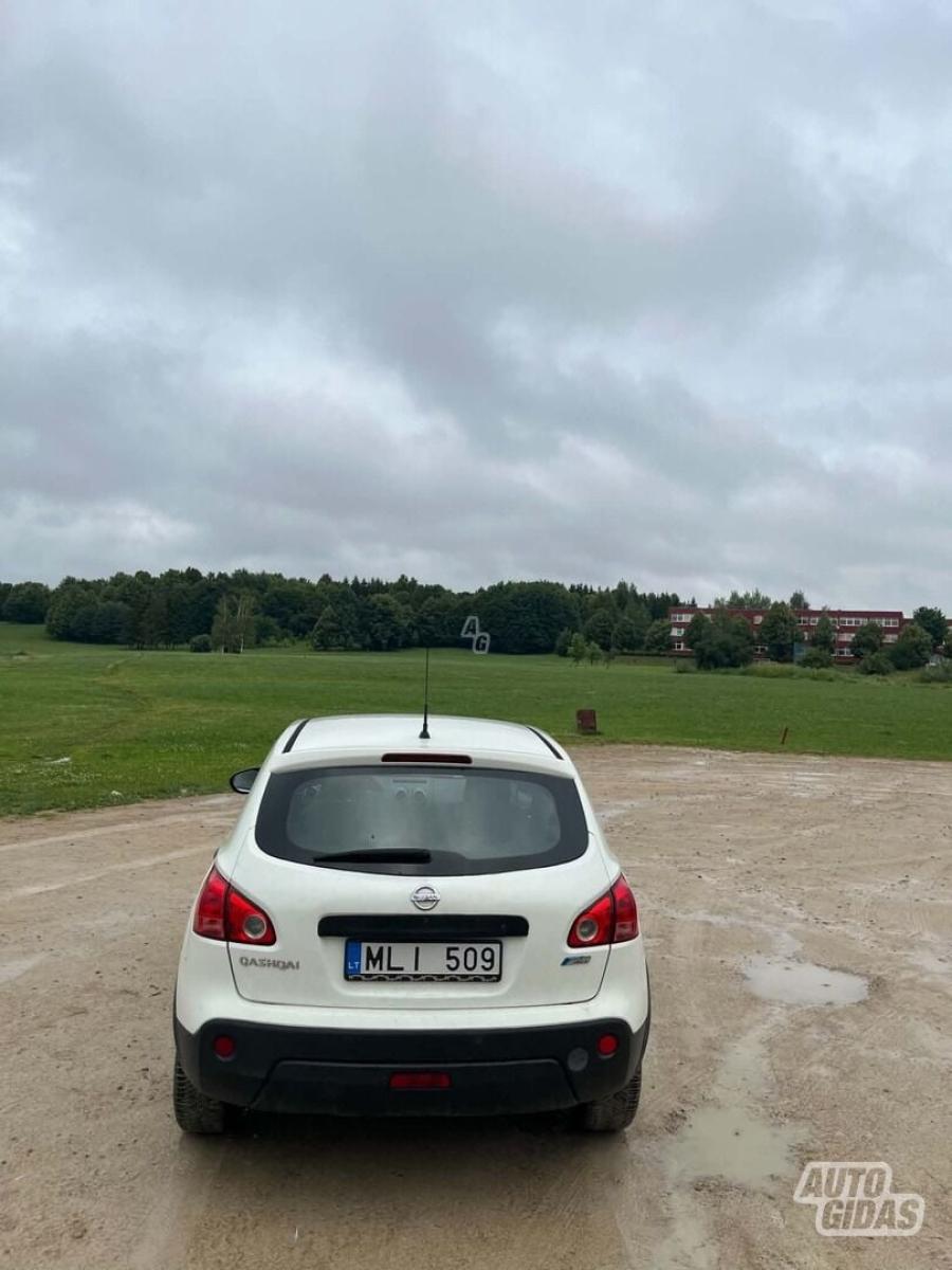 Balts Nissan Qashqai 2010 Telšiai, ar dzinēja tilpumu 1.50 L un nobraukumu 320 tūkst. km par 2900 €, foto 7 vietnē AUTOMOTO.COM.LV