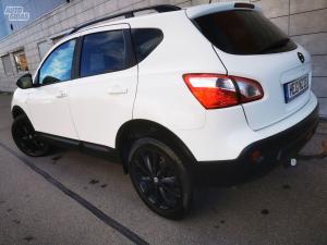 White Nissan Qashqai 2010 in Klaipeda, with an engine capacity of 2.00 L and mileage of 198 thousand km for 5590 €, photo 5 on AUTOMOTO.COM.LV