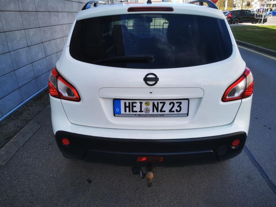 White Nissan Qashqai 2010 in Klaipeda, with an engine capacity of 2.00 L and mileage of 198 thousand km for 5590 €, photo 6 on AUTOMOTO.COM.LV