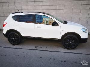 White Nissan Qashqai 2010 in Klaipeda, with an engine capacity of 2.00 L and mileage of 198 thousand km for 5590 €, photo 10 on AUTOMOTO.COM.LV