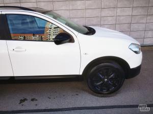 White Nissan Qashqai 2010 in Klaipeda, with an engine capacity of 2.00 L and mileage of 198 thousand km for 5590 €, photo 12 on AUTOMOTO.COM.LV