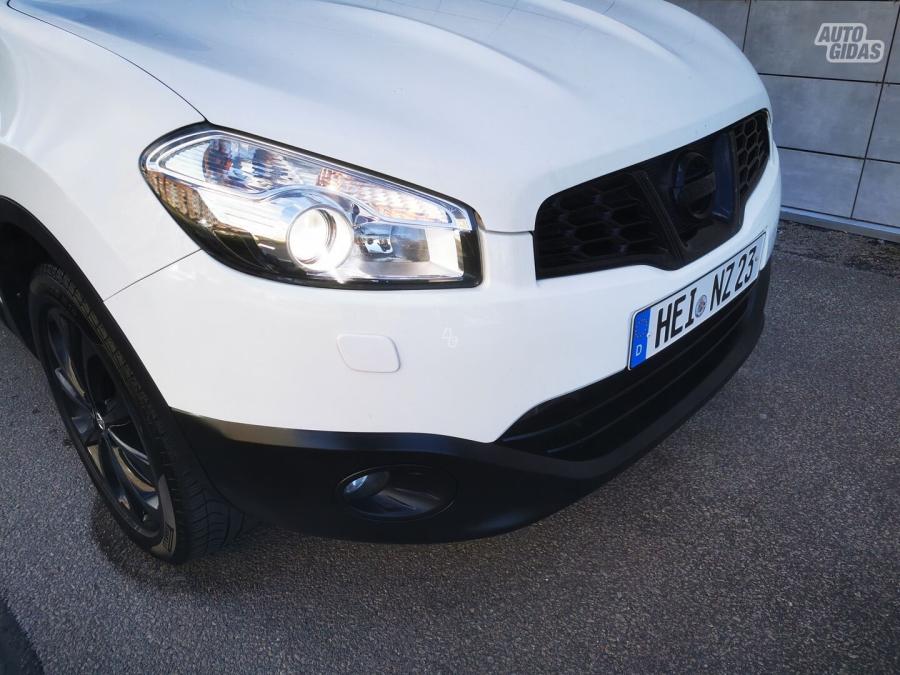 White Nissan Qashqai 2010 in Klaipeda, with an engine capacity of 2.00 L and mileage of 198 thousand km for 5590 €, photo 13 on AUTOMOTO.COM.LV