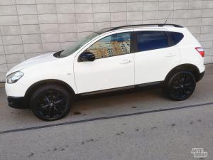 White Nissan Qashqai 2010 in Klaipeda, with an engine capacity of 2.00 L and mileage of 198 thousand km for 5590 €, photo 14 on AUTOMOTO.COM.LV