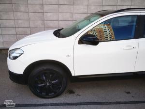 White Nissan Qashqai 2010 in Klaipeda, with an engine capacity of 2.00 L and mileage of 198 thousand km for 5590 €, photo 15 on AUTOMOTO.COM.LV