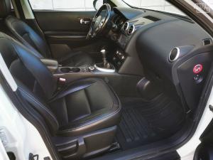White Nissan Qashqai 2010 in Klaipeda, with an engine capacity of 2.00 L and mileage of 198 thousand km for 5590 €, photo 21 on AUTOMOTO.COM.LV