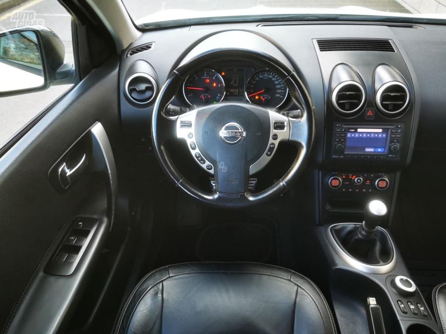 White Nissan Qashqai 2010 in Klaipeda, with an engine capacity of 2.00 L and mileage of 198 thousand km for 5590 €, photo 22 on AUTOMOTO.COM.LV