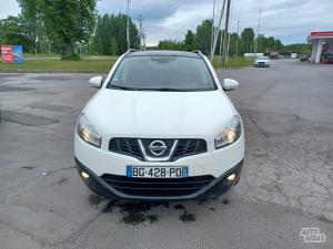 Белый Ниссан Кашкай 2010 в Таураге, объемом двигателя 1.50 л и пробегом 280 тыс. км за 3900 €, фото  на AUTOMOTO.COM.LV