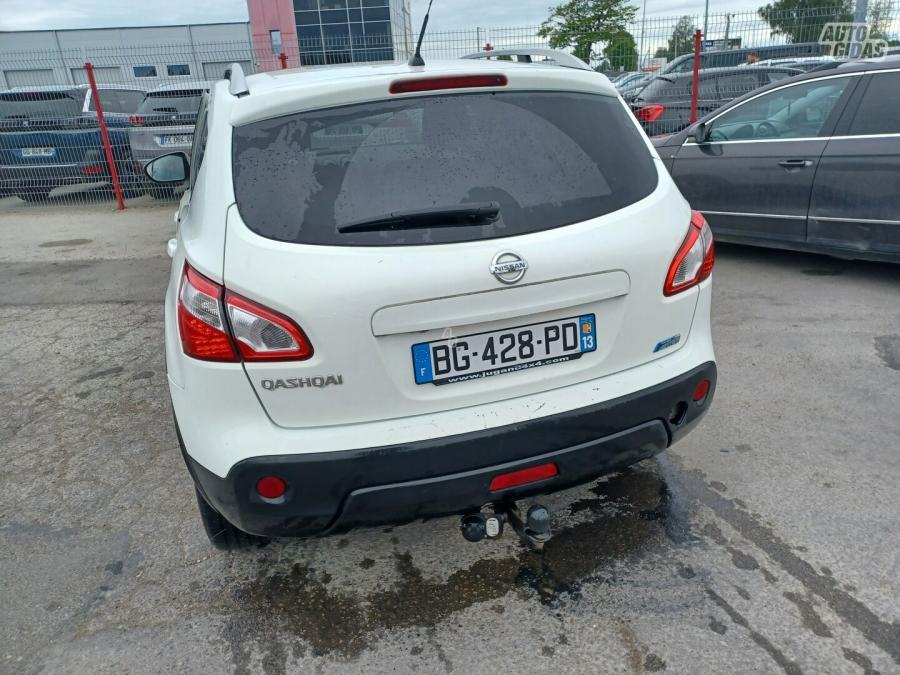 Balts Nissan Qashqai 2010 Tauragė, ar dzinēja tilpumu 1.50 L un nobraukumu 280 tūkst. km par 3900 €, foto 5 vietnē AUTOMOTO.COM.LV
