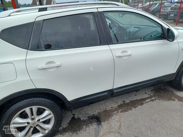 Белый Ниссан Кашкай 2010 в Таураге, объемом двигателя 1.50 л и пробегом 280 тыс. км за 3900 €, фото 5 на AUTOMOTO.COM.LV