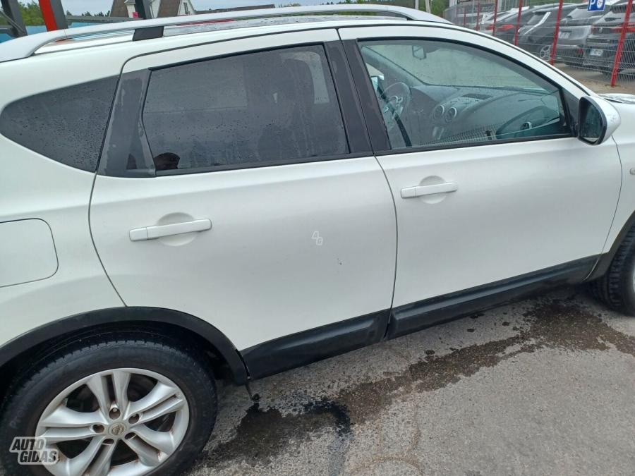 Balts Nissan Qashqai 2010 Tauragė, ar dzinēja tilpumu 1.50 L un nobraukumu 280 tūkst. km par 3900 €, foto 6 vietnē AUTOMOTO.COM.LV