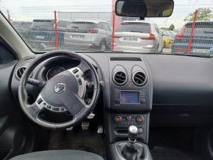 Balts Nissan Qashqai 2010 Tauragė, ar dzinēja tilpumu 1.50 L un nobraukumu 280 tūkst. km par 3900 €, foto 7 vietnē AUTOMOTO.COM.LV