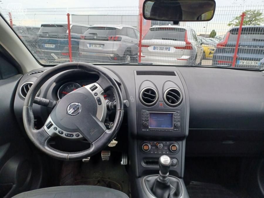 Balts Nissan Qashqai 2010 Tauragė, ar dzinēja tilpumu 1.50 L un nobraukumu 280 tūkst. km par 3900 €, foto 7 vietnē AUTOMOTO.COM.LV
