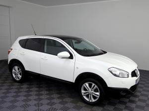 Balts Nissan Qashqai 2010 Tallina, ar dzinēja tilpumu 1.60 L un nobraukumu 268 tūkst. km par 2499 €, foto  vietnē AUTOMOTO.COM.LV