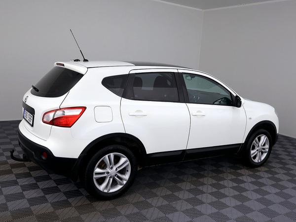 Balts Nissan Qashqai 2010 Tallina, ar dzinēja tilpumu 1.60 L un nobraukumu 268 tūkst. km par 2499 €, foto 3 vietnē AUTOMOTO.COM.LV