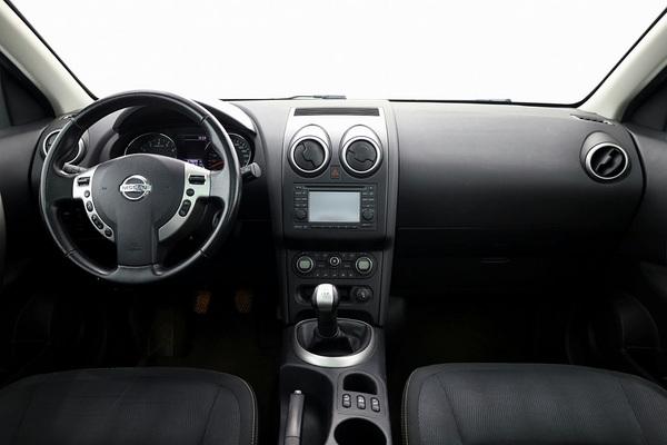 Balts Nissan Qashqai 2010 Tallina, ar dzinēja tilpumu 1.60 L un nobraukumu 268 tūkst. km par 2499 €, foto 5 vietnē AUTOMOTO.COM.LV