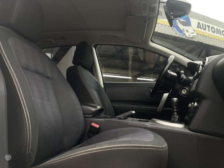 Balts Nissan Qashqai 2010 Marijampole, ar dzinēja tilpumu 1.46 L un nobraukumu 247 tūkst. km par 3899 €, foto 20 vietnē AUTOMOTO.COM.LV