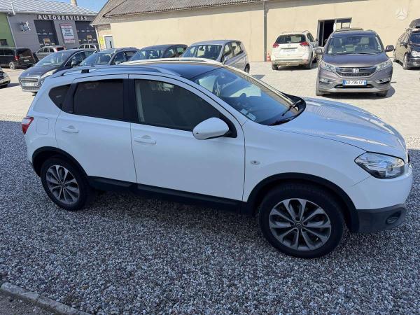 Balts Nissan Qashqai 2010 Tauragė, ar dzinēja tilpumu 1.46 L un nobraukumu 256 tūkst. km par 4000 €, foto 4 vietnē AUTOMOTO.COM.LV