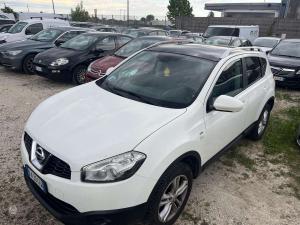 White Nissan Qashqai 2010 in Panevezys, with an engine capacity of 1.46 L and mileage of 273 thousand km for 3900 €, photo 3 on AUTOMOTO.COM.LV