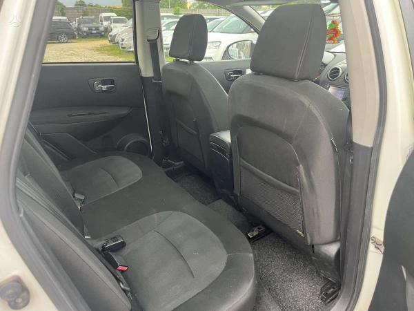 White Nissan Qashqai 2010 in Panevezys, with an engine capacity of 1.46 L and mileage of 273 thousand km for 3900 €, photo 10 on AUTOMOTO.COM.LV